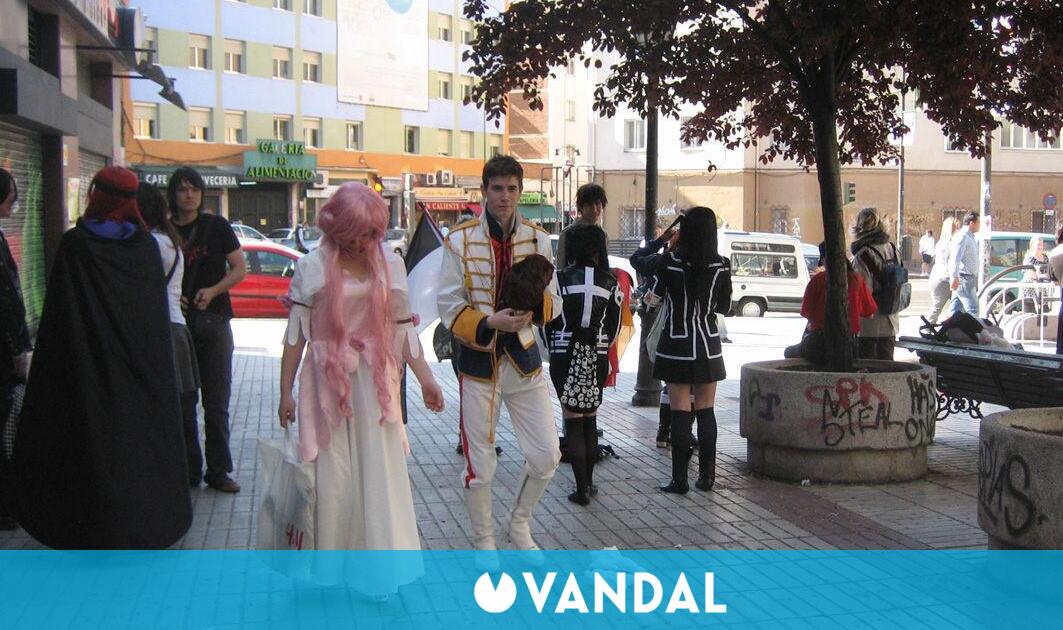 Namco Bandai logra en Expomanga el récord Guinness de Cosplay en España ...